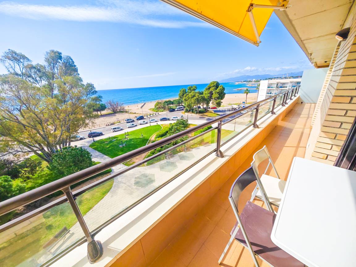 61 M² Apartamento ∙ 3 Habitaciones ∙ 6 Huéspedes - Cambrils