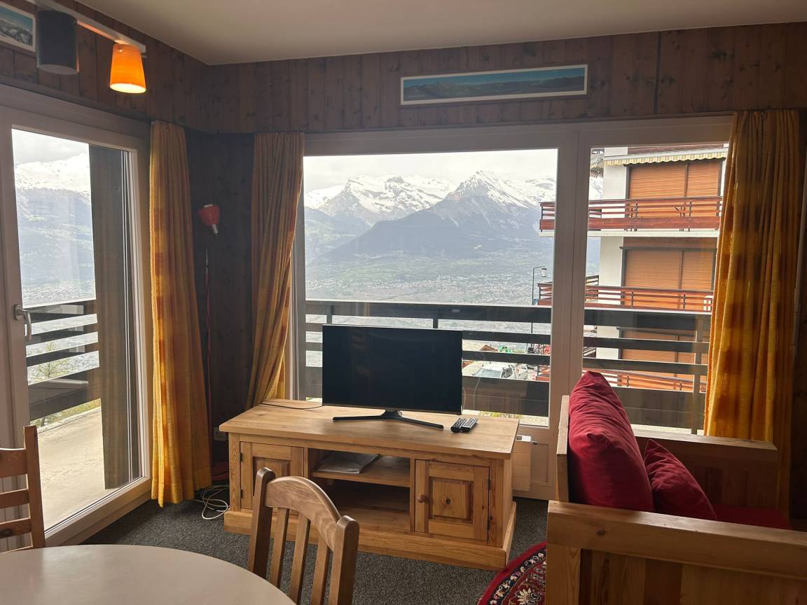 40 M² Appartement ∙ 1 Slaapkamer ∙ 6 Gasten - Sion