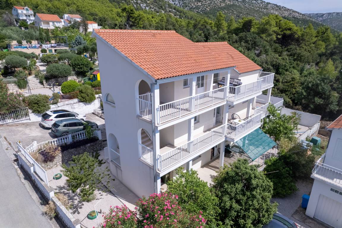 255 M² Villa ∙ 6 Bedrooms ∙ 12 Guests - Korčula