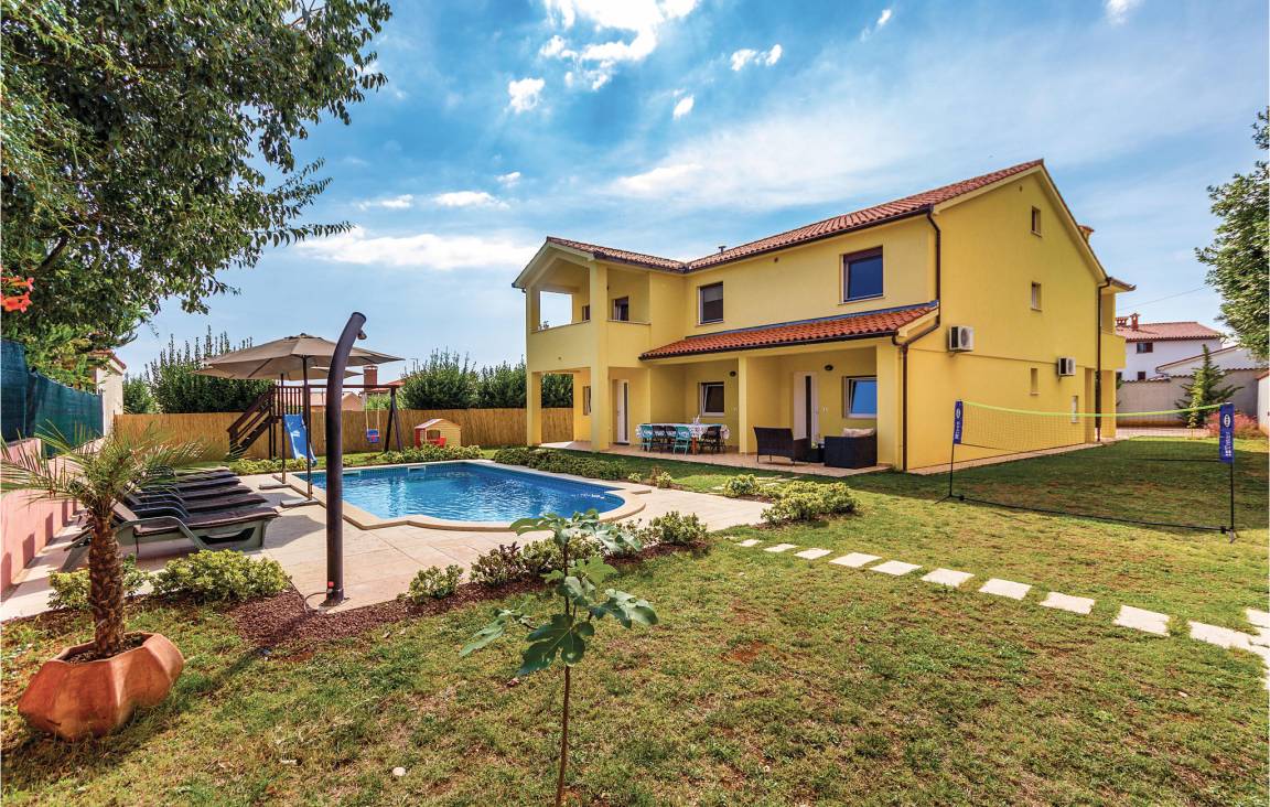 250 M² Ferienhaus ∙ 5 Schlafzimmer ∙ 10 Gäste - Premantura