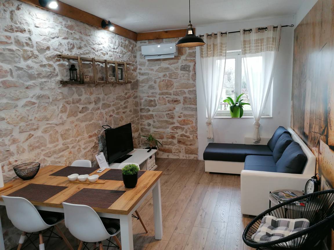 47 M² Apartment ∙ 1 Bedroom ∙ 4 Guests - Skradin