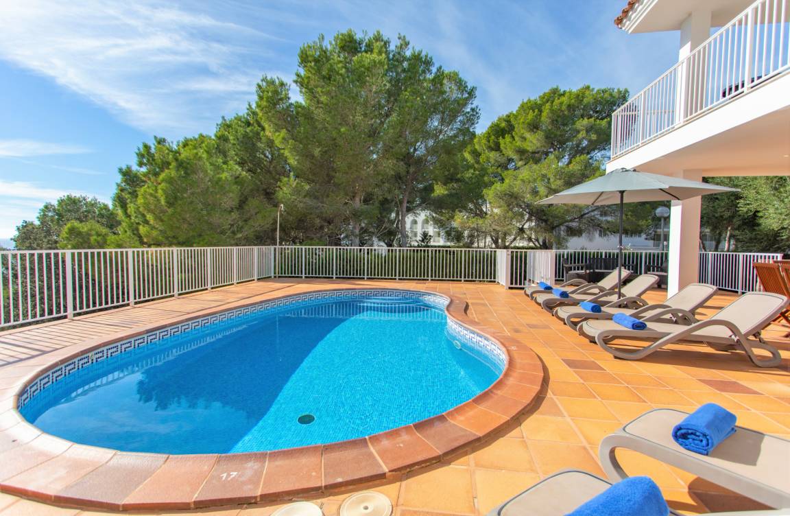 180 M² Villa ∙ 4 Bedrooms ∙ 7 Guests - Cala Galdana
