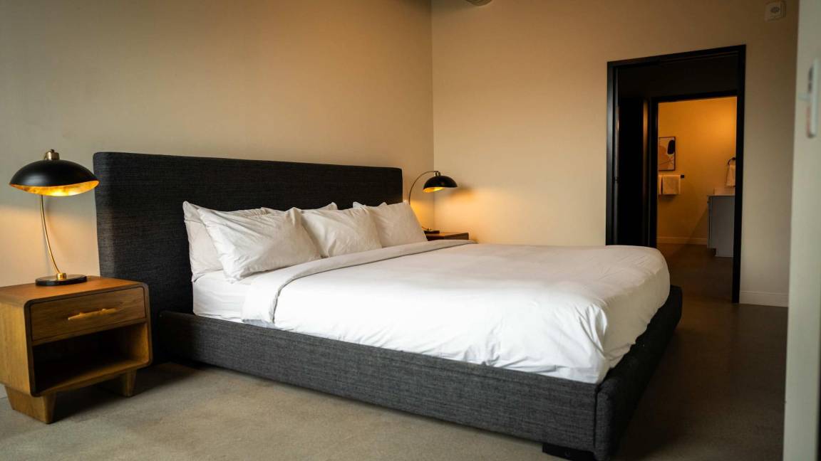 Apartment ∙ 2 Bedrooms ∙ 4 Guests - Edina, MN