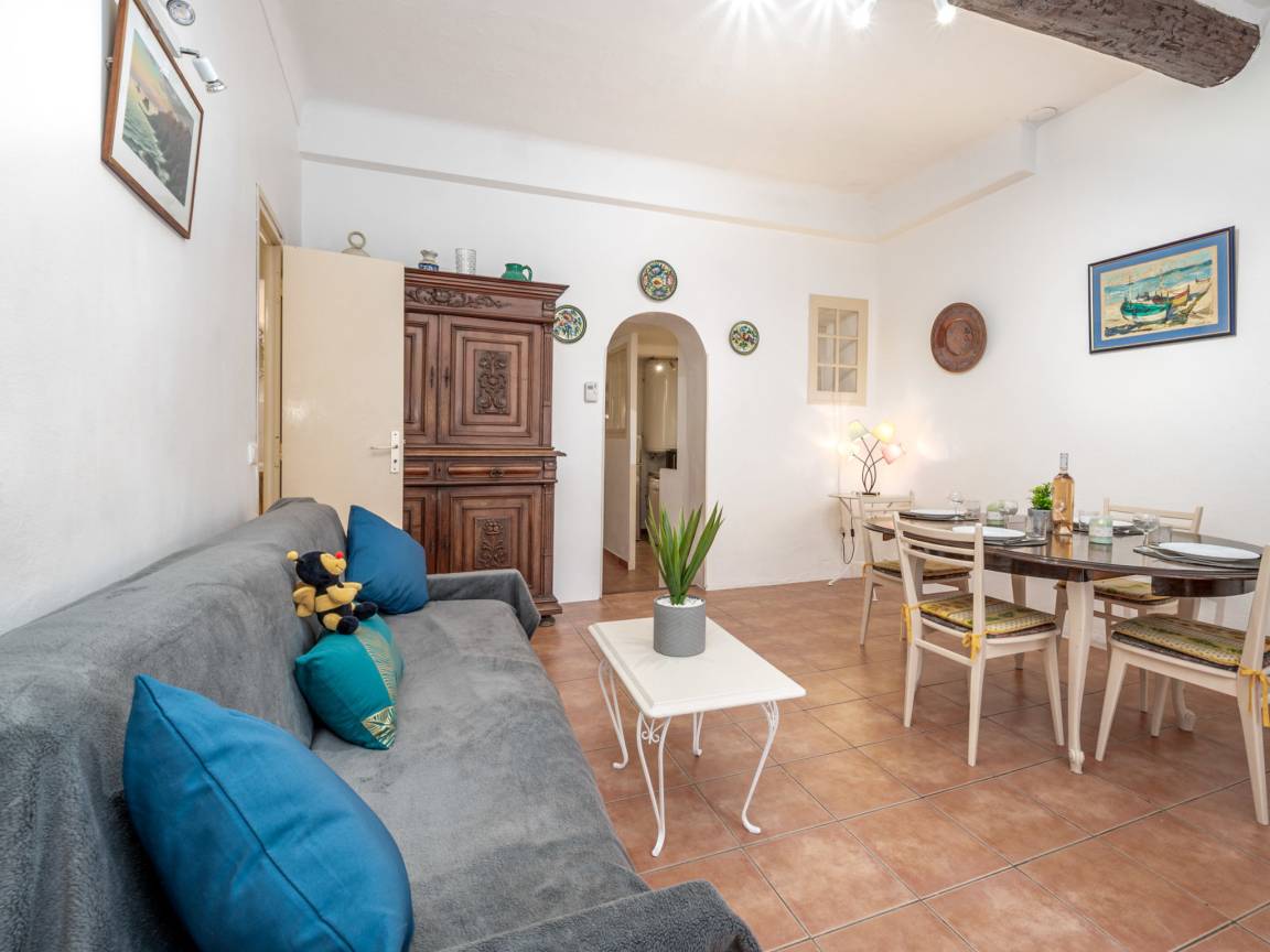 75 M² Apartamento ∙ 2 Habitaciones ∙ 5 Huéspedes - Antibes