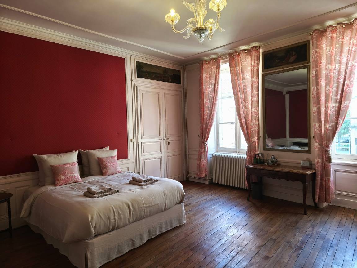 50 M² Chambre D'hôtes ∙ 1 Chambre ∙ 2 Personnes - Saint-Amand-Montrond