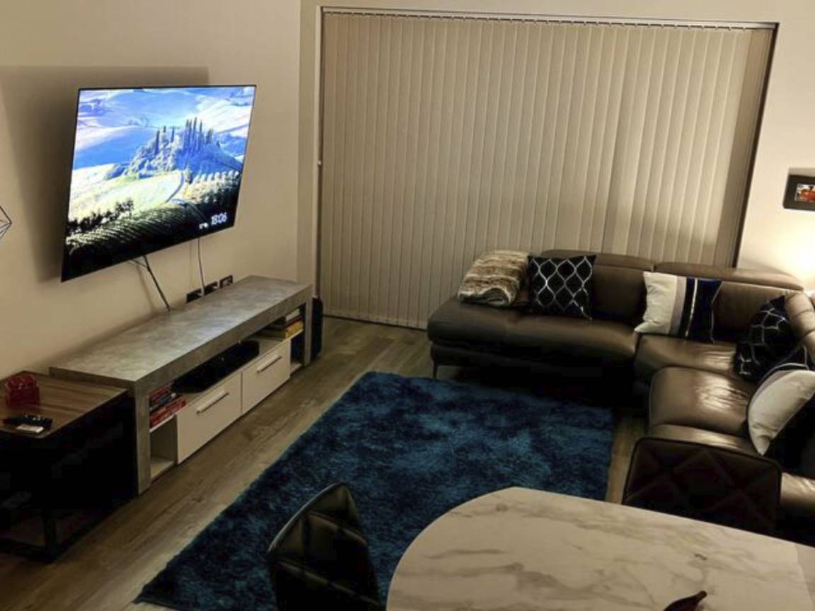 300 M² Huoneisto ∙ 1 Makuuhuone ∙ 2 Vierasta - Watford