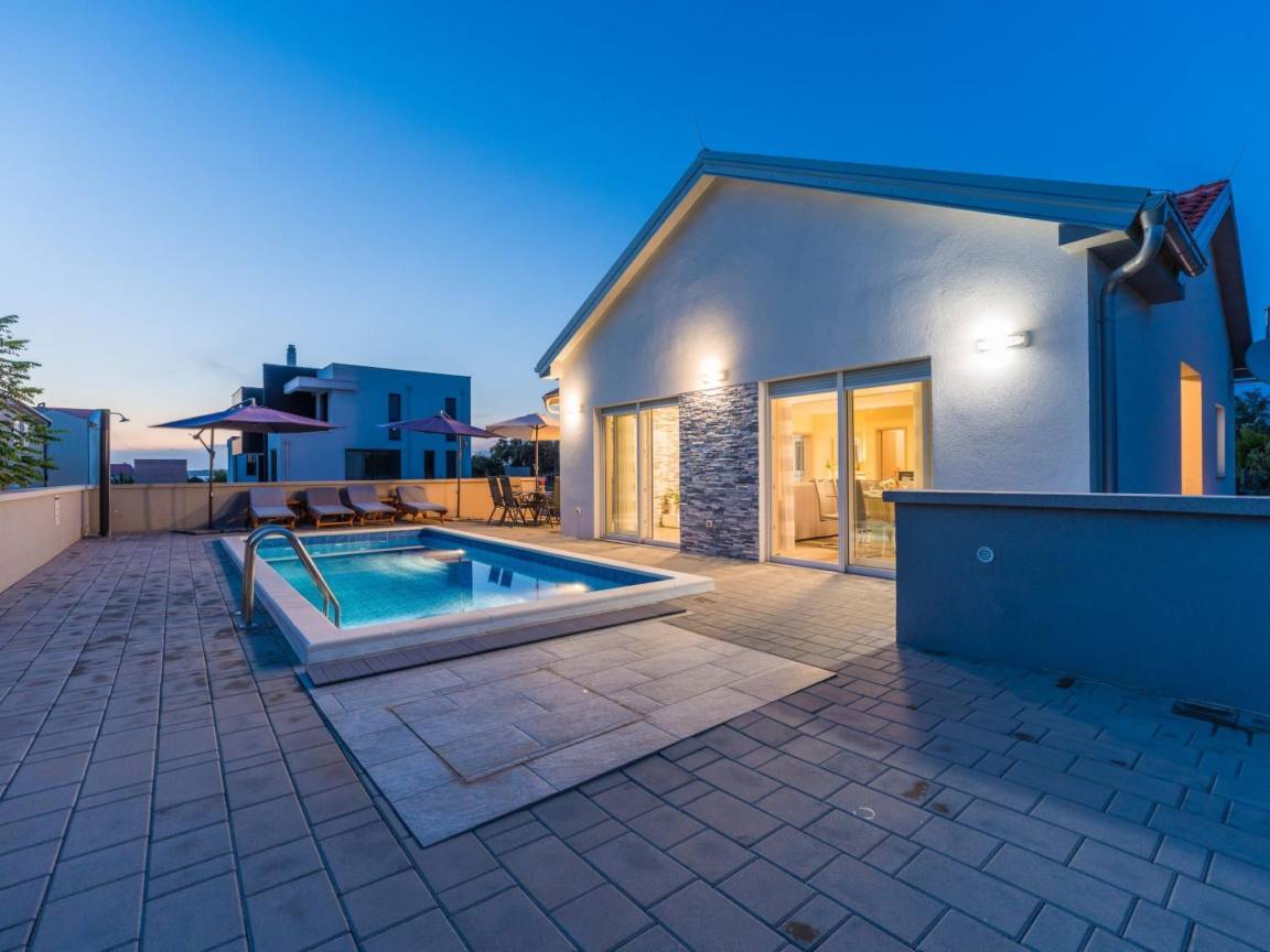 120 M² Ferienhaus ∙ 3 Schlafzimmer ∙ 6 Gäste - Vir