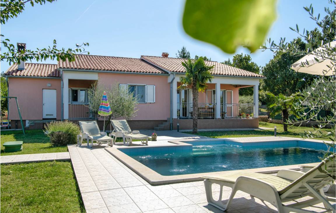 120 M² House ∙ 3 Bedrooms ∙ 6 Guests - Labin