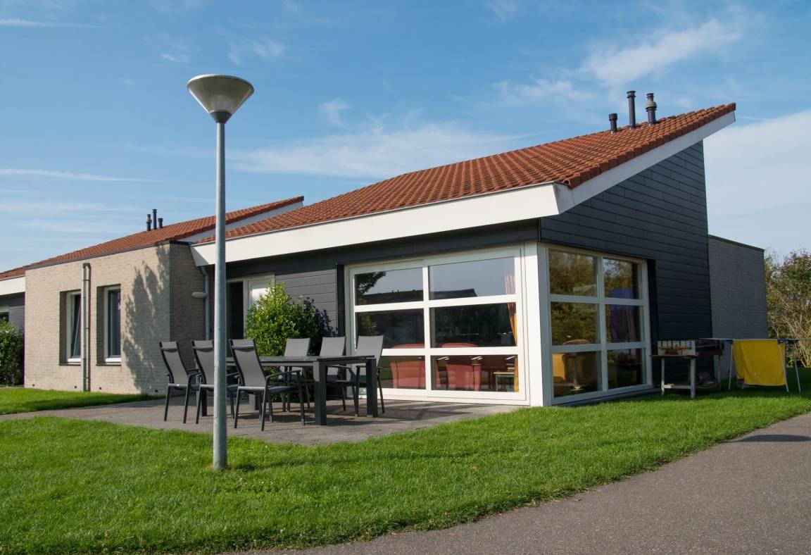 110 M² Ferienhaus ∙ 4 Schlafzimmer ∙ 10 Gäste - Kamperland
