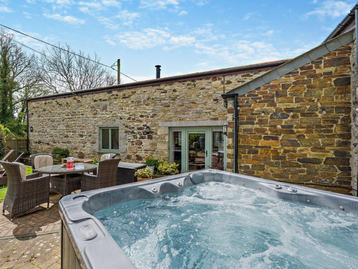 Cottage ∙ 2 Bedrooms ∙ 4 Guests - Mawgan Porth