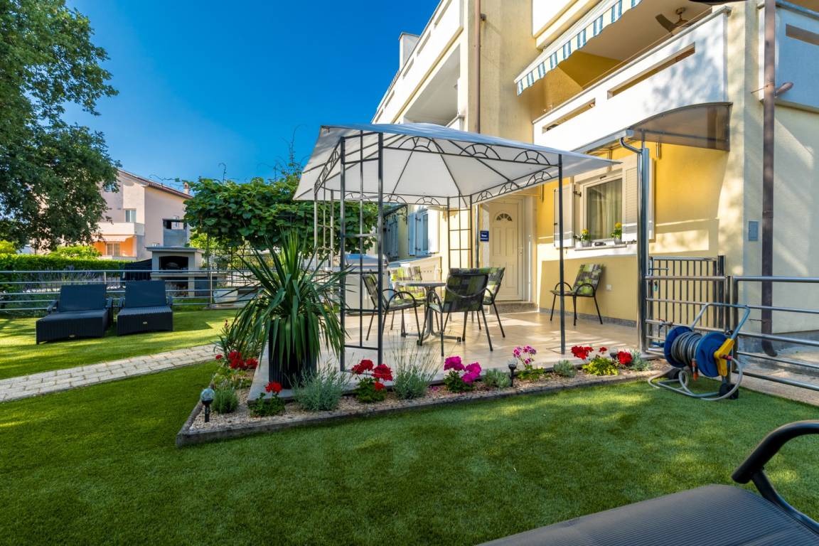 80 M² Ferienwohnung ∙ 2 Schlafzimmer ∙ 4 Gäste - Malinska