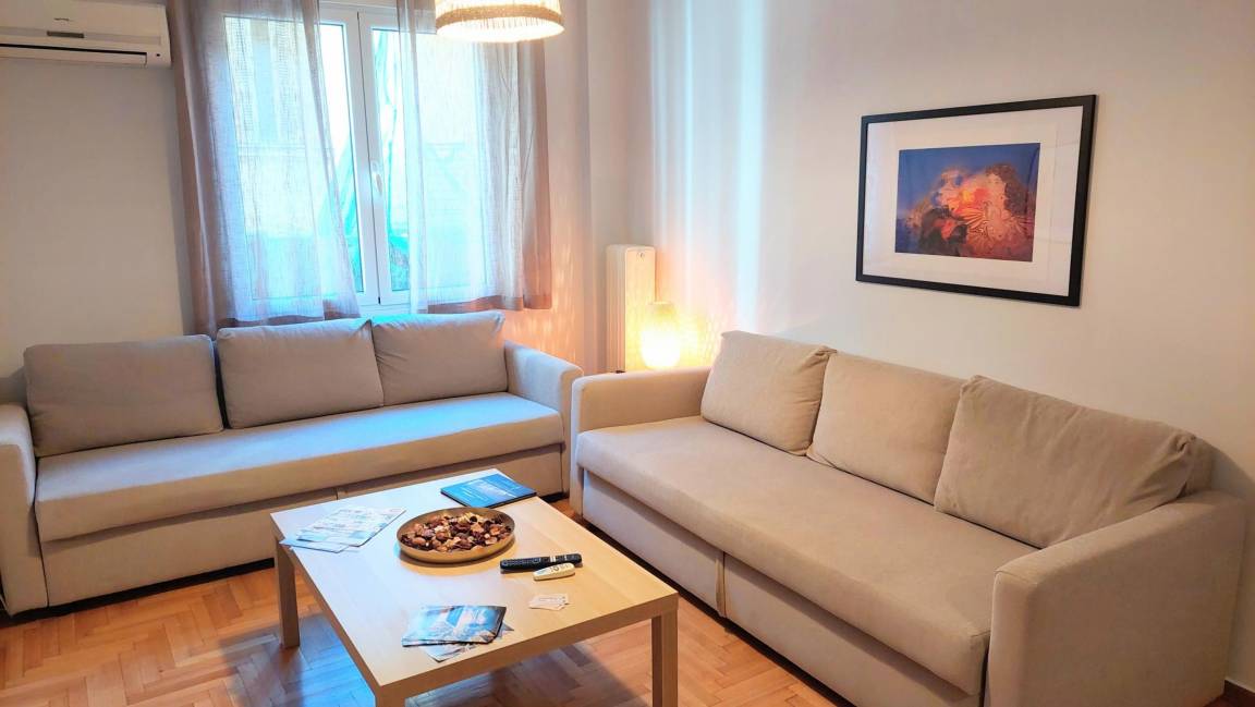 70 M² Apartamento ∙ 2 Quartos ∙ 10 Hóspedes - Atenas