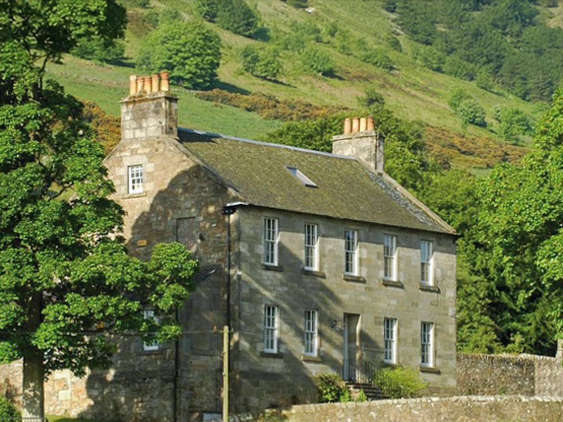 Cottage ∙ 6 Bedrooms ∙ 12 Guests - Scotland