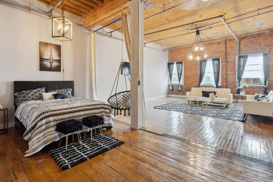 88 M² Apartamento ∙ 1 Habitación ∙ 4 Huéspedes - Detroit