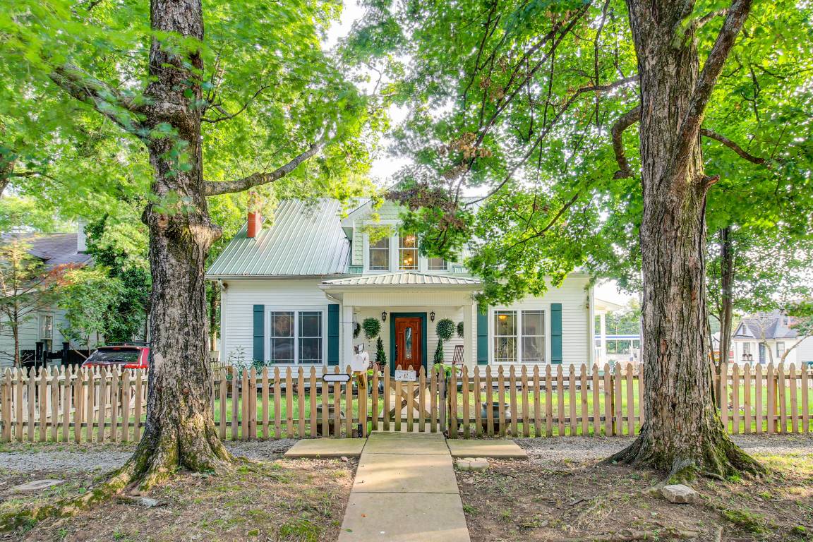 371 M² House ∙ 4 Bedrooms ∙ 8 Guests - Pulaski, TN