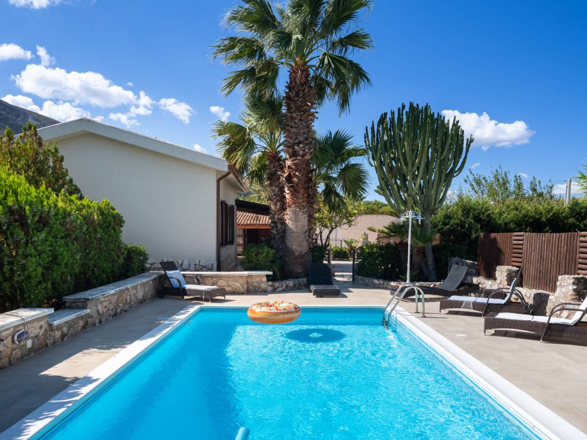 110 M² House ∙ 4 Bedrooms ∙ 7 Guests - Castellammare del Golfo