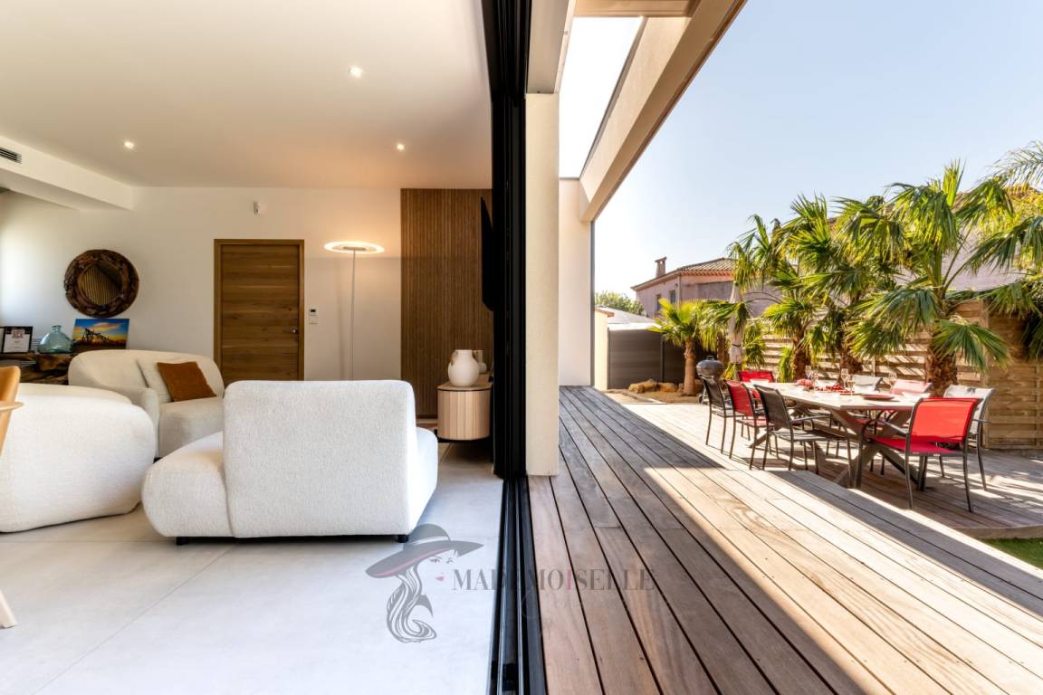 270 M² Villa ∙ 6 Slaapkamers ∙ 12 Gasten - Vias