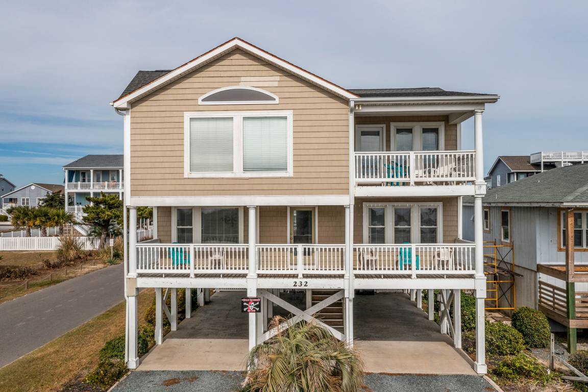 236 M² House ∙ 4 Bedrooms ∙ 12 Guests - Holden Beach, NC