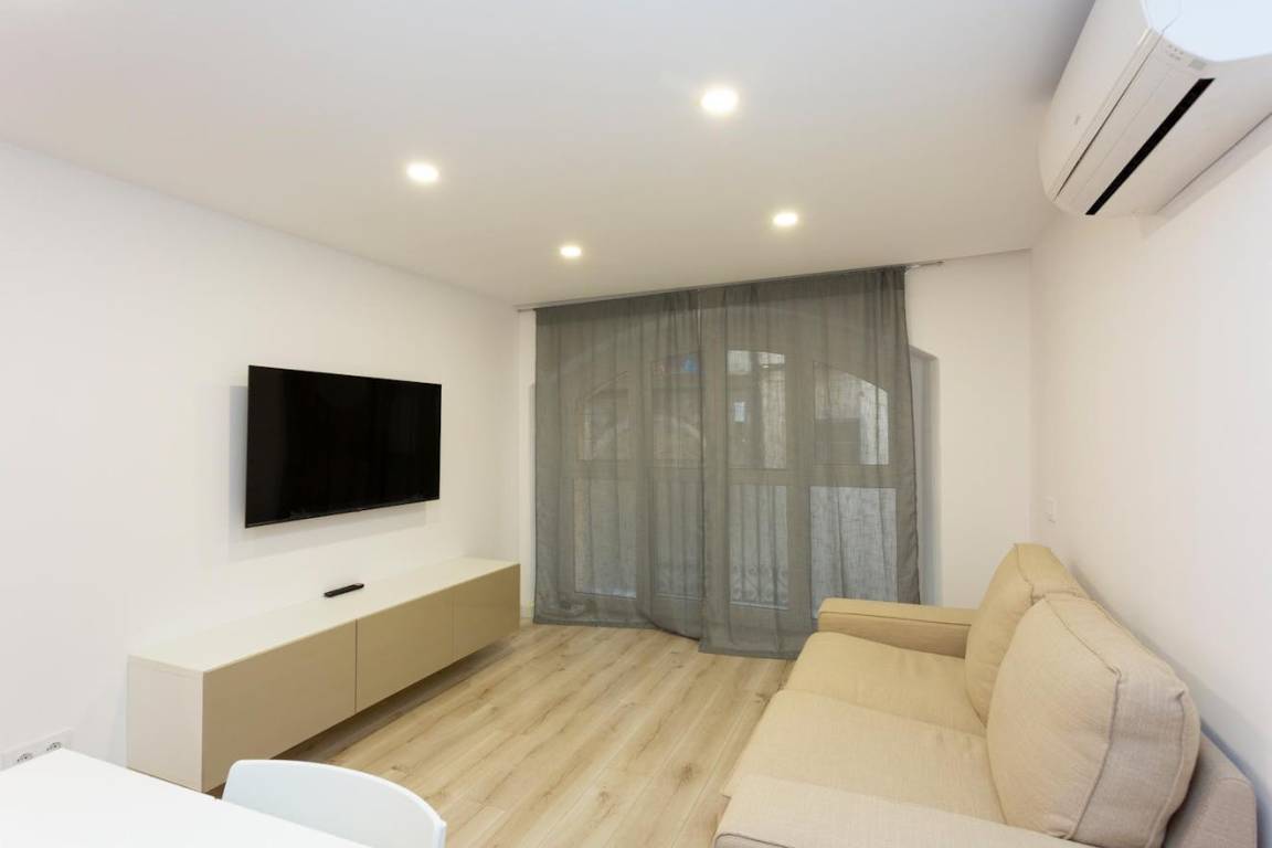 52 M² Apartment ∙ 2 Guests - Barcelona