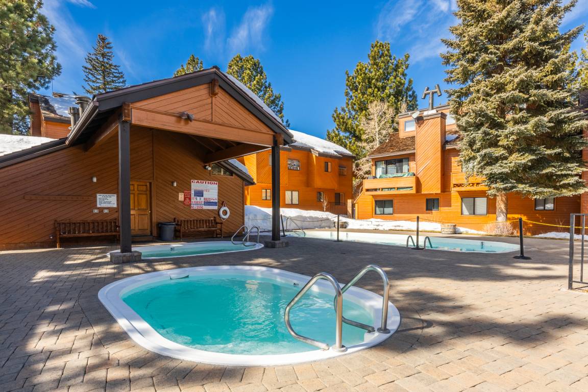 139 M² Villa ∙ 3 Bedrooms ∙ 8 Guests - Mammoth Lakes, CA