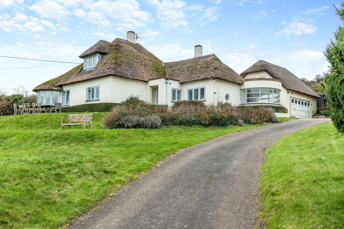 Cottage ∙ 4 Bedrooms ∙ 9 Guests - West Lulworth