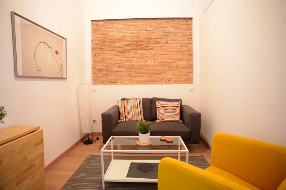 63 M² Apartamento ∙ 2 Habitaciones ∙ 1 Huésped - Barcelona