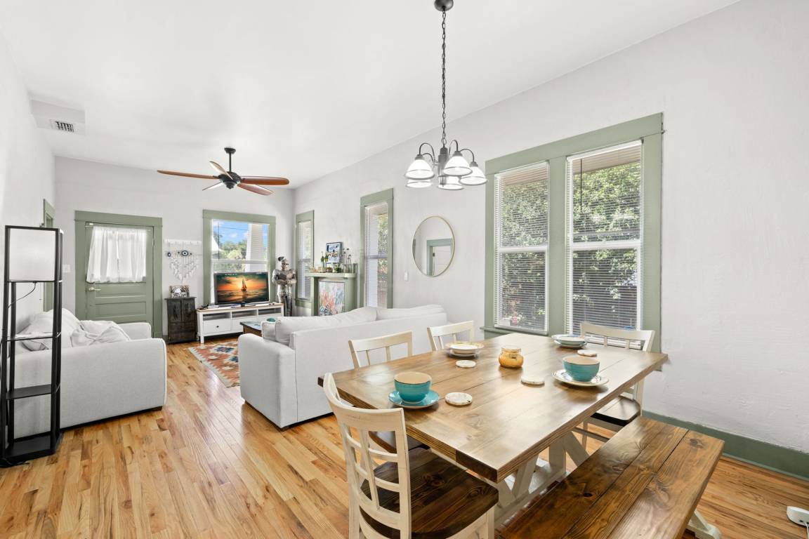 House ∙ 2 Bedrooms ∙ 4 Guests - Lakeland, FL