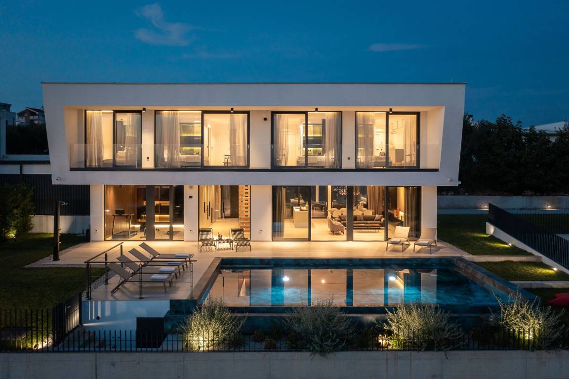310 M² Villa ∙ 4 Slaapkamers ∙ 8 Gasten - Zadar