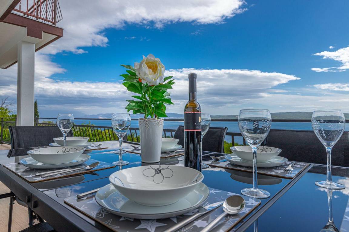 93 M² Apartment ∙ 3 Bedrooms ∙ 6 Guests - Crikvenica