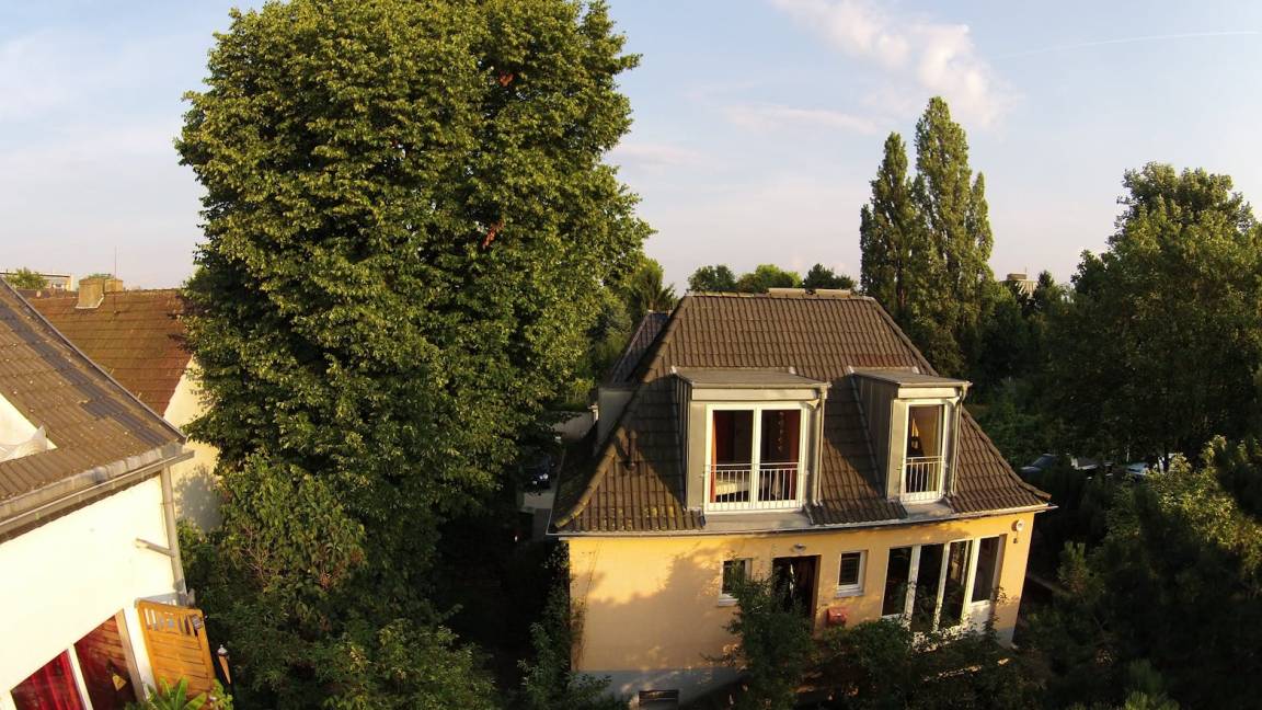 100 M² Huis ∙ 2 Slaapkamers ∙ 3 Gasten - Bonn