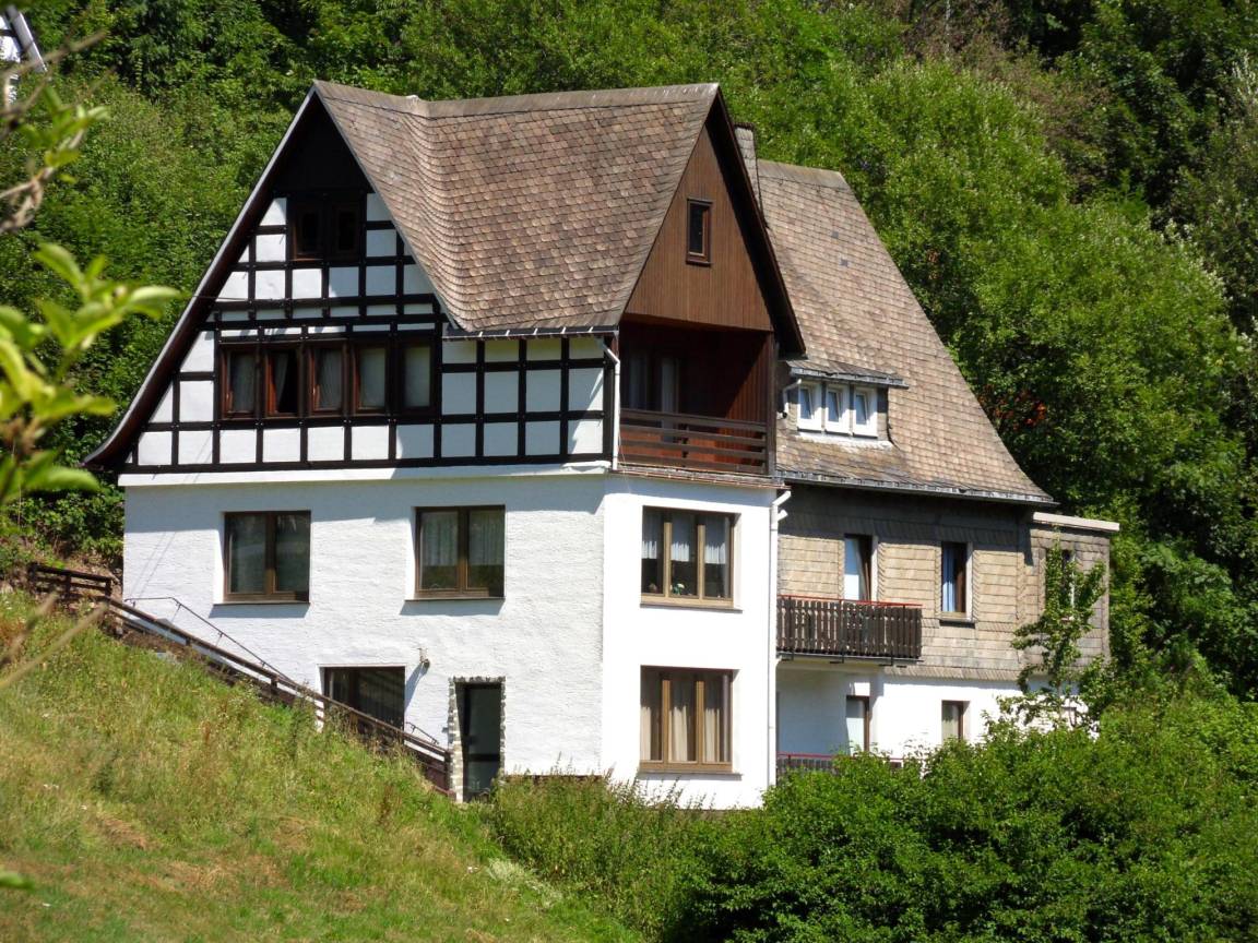 350 M² Ferienhaus ∙ 8 Schlafzimmer ∙ 16 Gäste - Winterberg