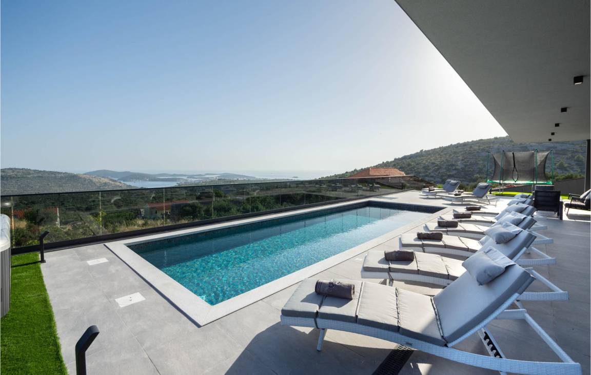 300 M² Ferienhaus ∙ 5 Schlafzimmer ∙ 10 Gäste - Primošten