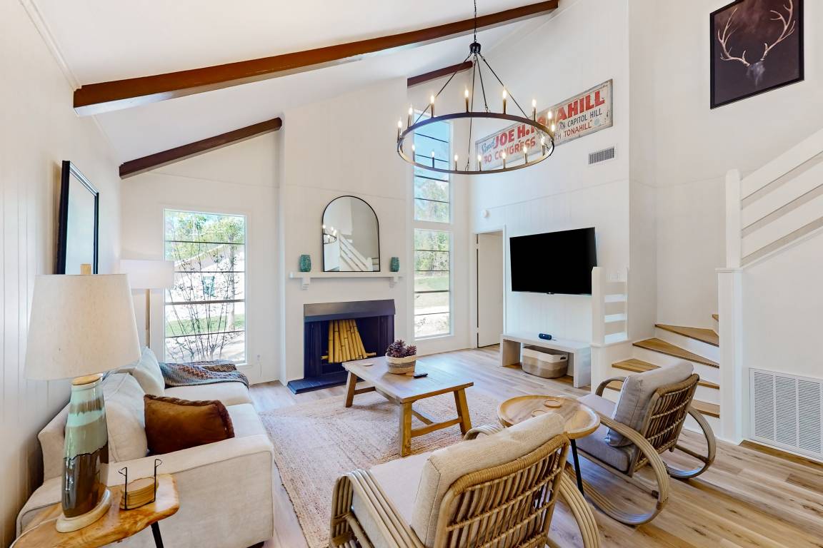 160 M² House ∙ 3 Bedrooms ∙ 6 Guests - Sam Rayburn, TX