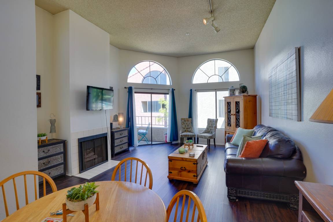88 M² Apartment ∙ 2 Bedrooms ∙ 4 Guests - Long Beach, CA
