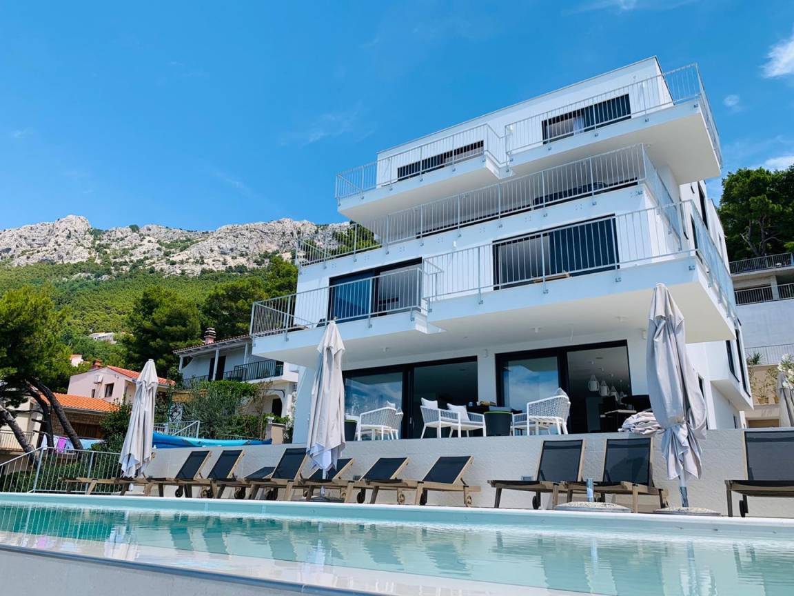 800 M² Villa ∙ 9 Schlafzimmer ∙ 20 Gäste - Baška Voda