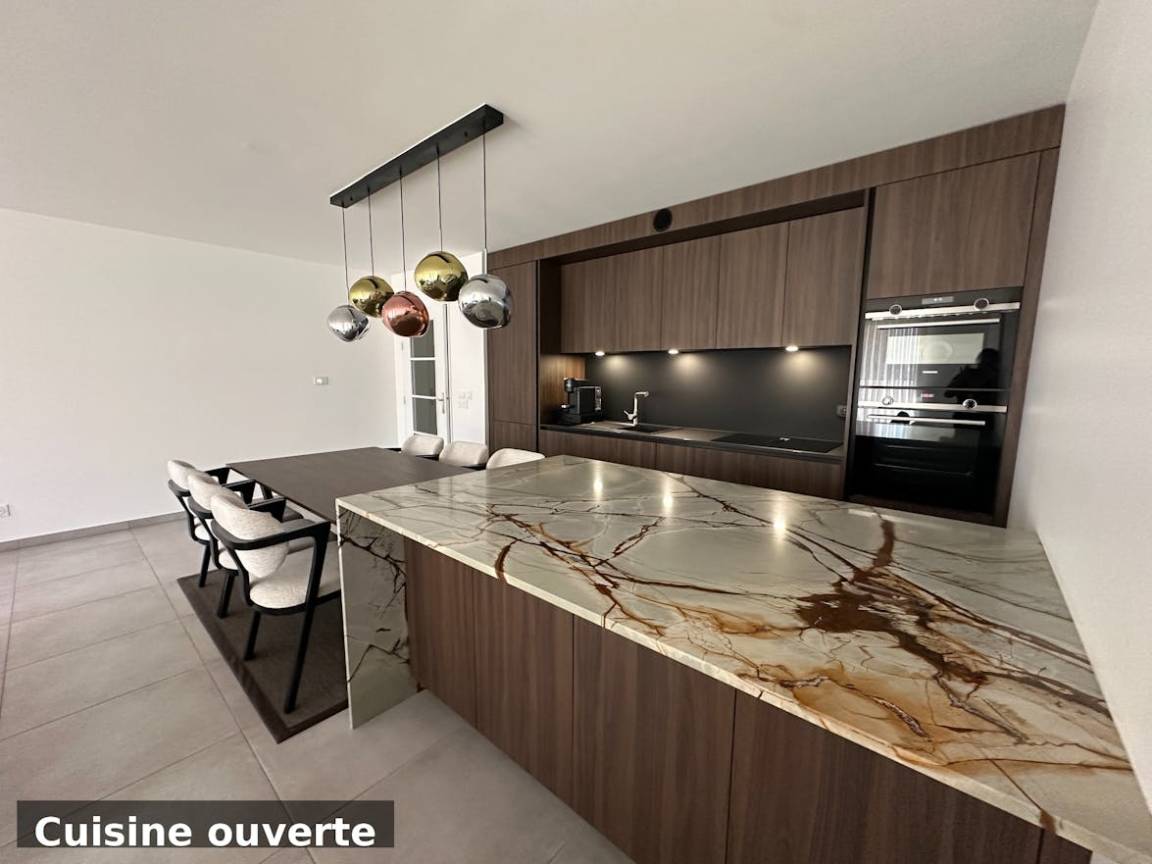 120 M² Apartment ∙ 2 Bedrooms ∙ 4 Guests - Annemasse
