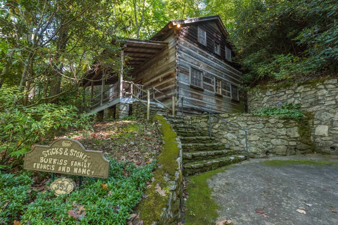 134 M² House ∙ 4 Bedrooms ∙ 8 Guests - Black Mountain, NC