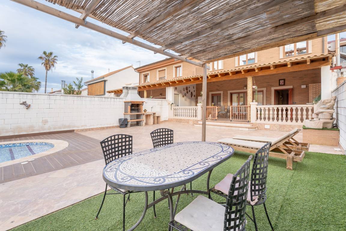 380 M² Villa ∙ 8 Habitaciones ∙ 16 Huéspedes - Alboraya