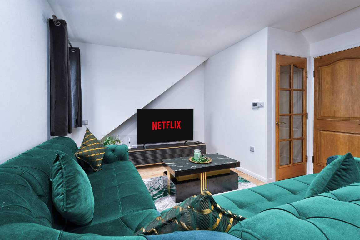 80 M² Ferienwohnung ∙ 2 Schlafzimmer ∙ 6 Gäste - Romford