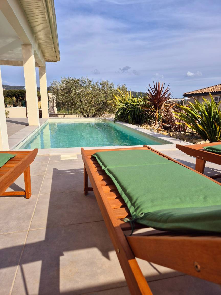 100 M² Villa ∙ 3 Slaapkamers ∙ 8 Gasten - Goudargues