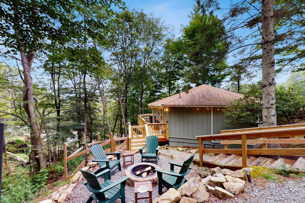 House ∙ 2 Bedrooms ∙ 4 Guests - Beech Mountain, NC