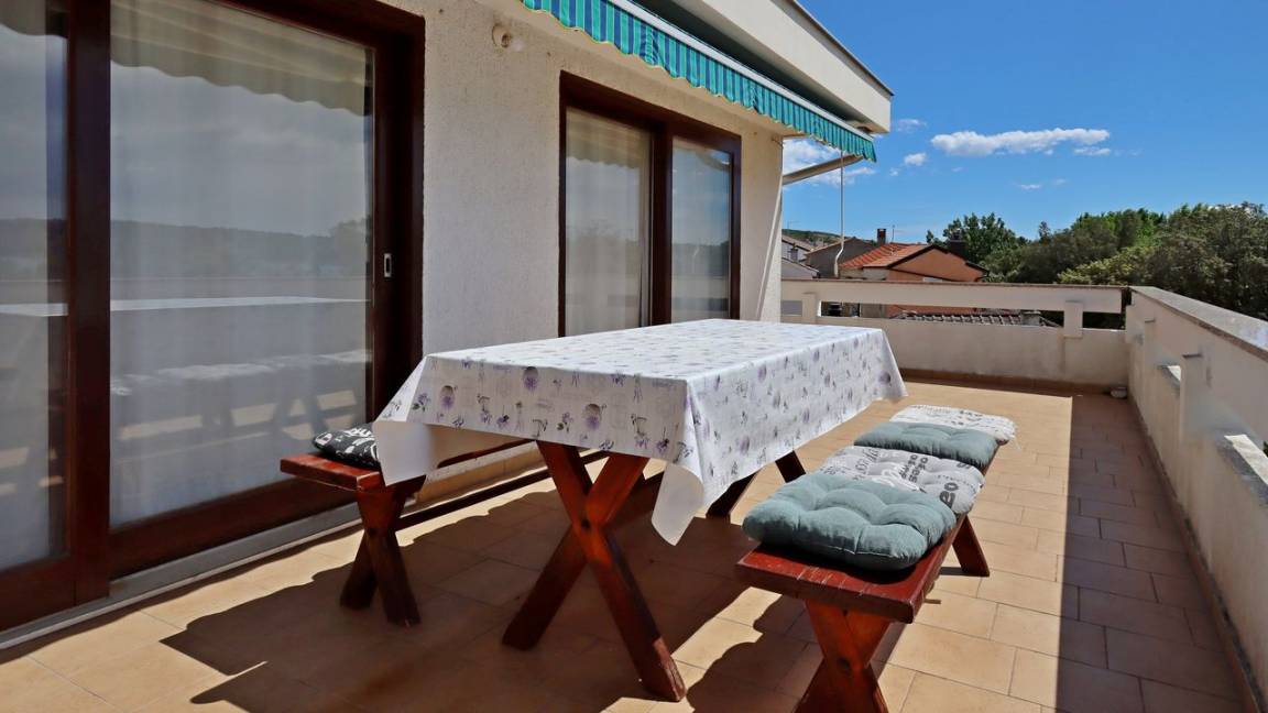 115 M² Ferienwohnung ∙ 4 Schlafzimmer ∙ 7 Gäste - Punat