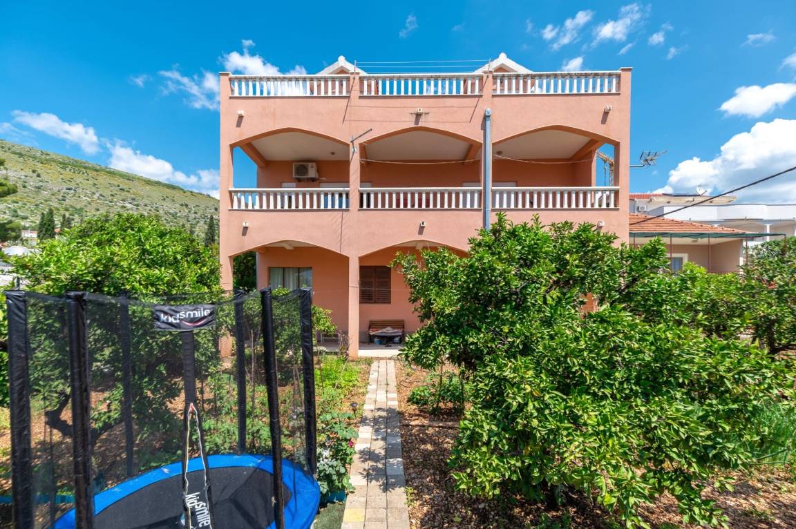 106 M² Ferienwohnung ∙ 3 Schlafzimmer ∙ 7 Gäste - Trogir