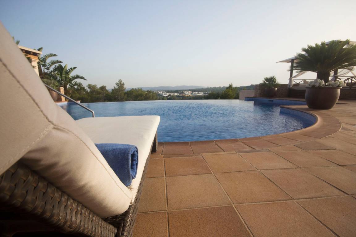 Villa ∙ 6 Bedrooms ∙ 12 Guests - Ibiza
