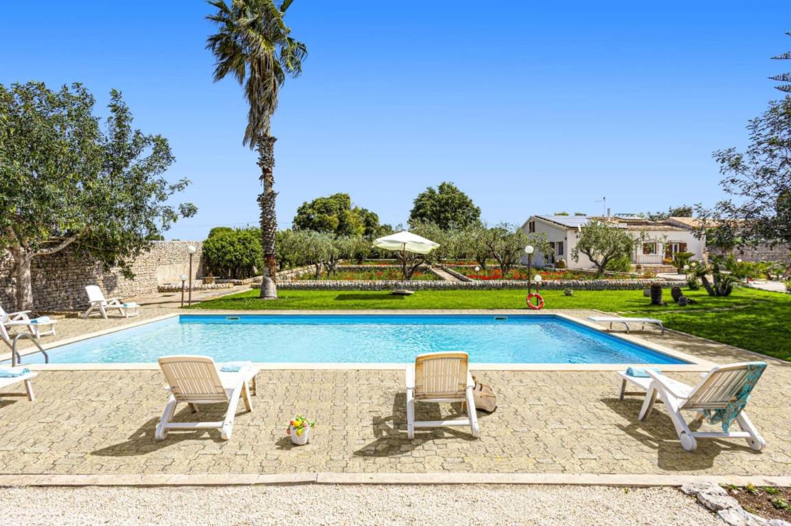 180 M² Villa ∙ 4 Chambres ∙ 10 Personnes - Ispica