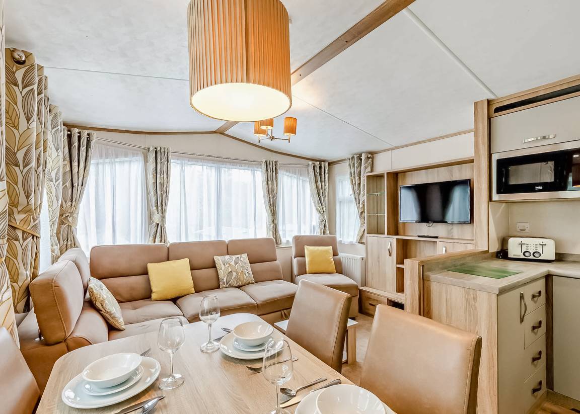 Caravan ∙ 2 Bedrooms ∙ 6 Guests - Bowness-on-Windermere