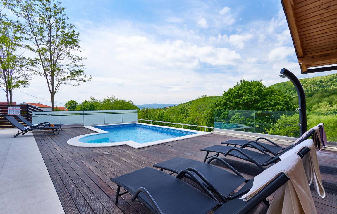 200 M² House ∙ 3 Bedrooms ∙ 9 Guests - Zagreb