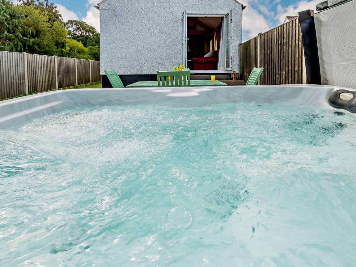 Cottage ∙ 2 Bedrooms ∙ 4 Guests - Towyn