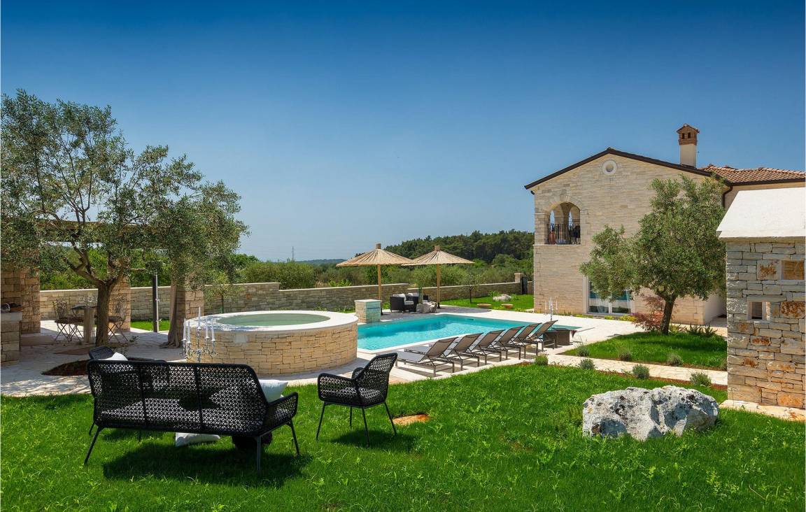 205 M² Dúplex ∙ 4 Habitaciones ∙ 8 Huéspedes - Rovinj