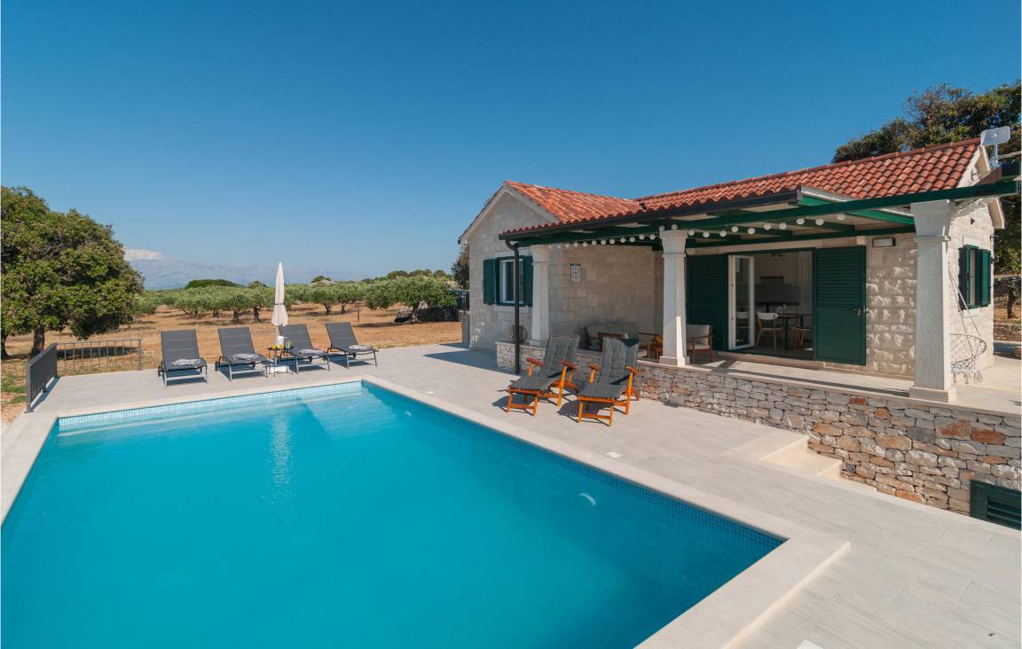 78 M² Ferienhaus ∙ 2 Schlafzimmer ∙ 4 Gäste - Omiš